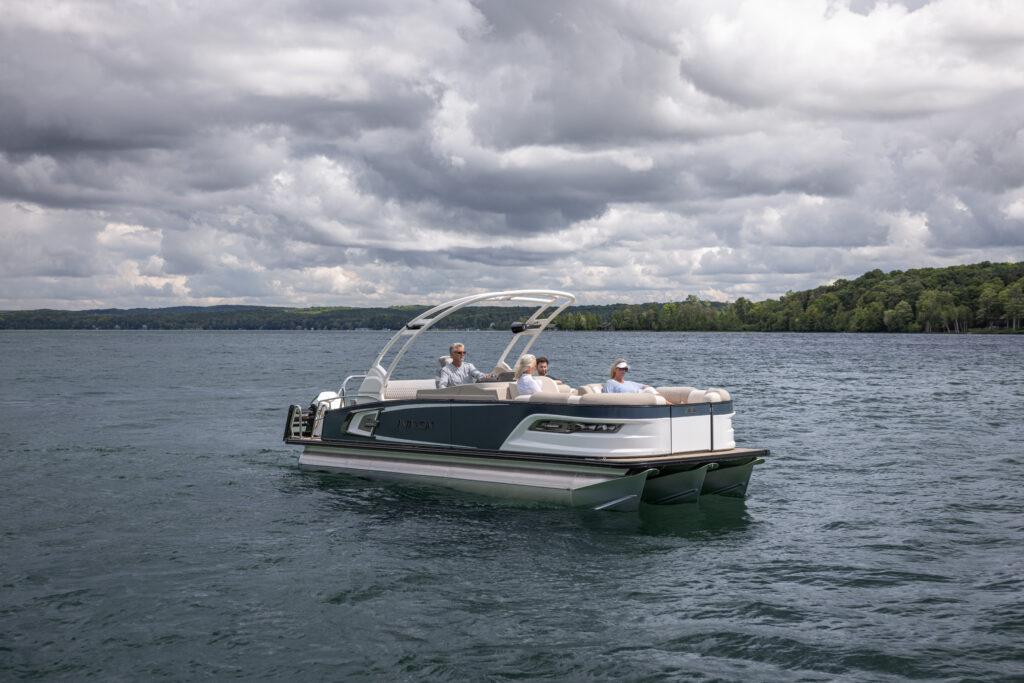 Avalon Pontoon Boats in Lake Hamilton, AR - Hot Springs Marina